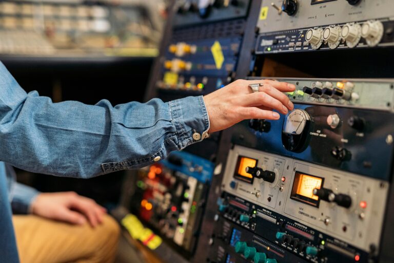How to Build an Impressive Portfolio as an Aspiring Audio Engineer